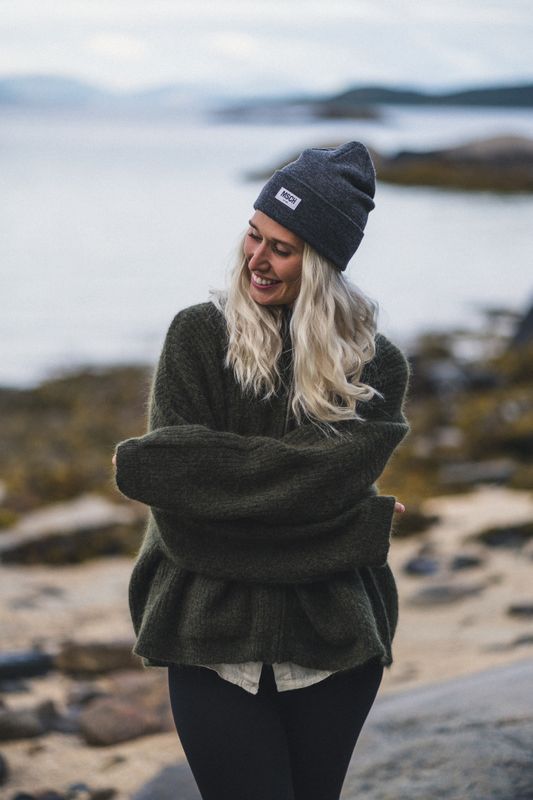 Mojo Beanie Dark Grey Melange - Vakre Vene